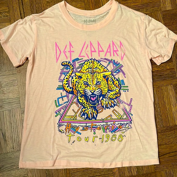 Def Leppard | Tops | Nwt Def Leppard Pink Tshirt | Poshmark